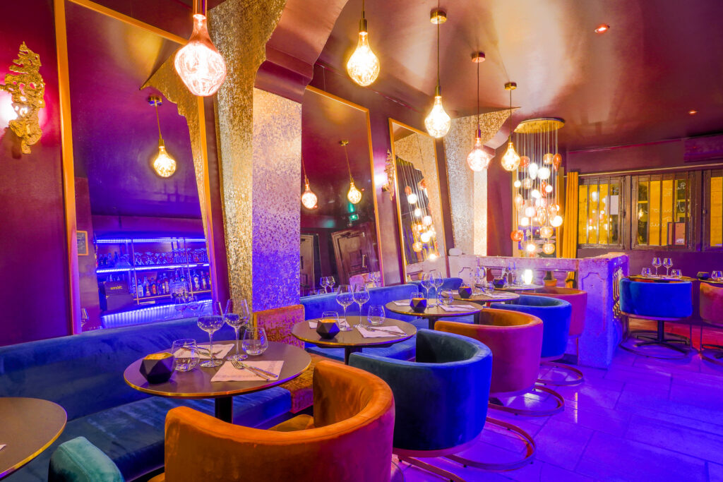 Maison Faust • Restaurant-bar retro-chic historique, Paris 4e